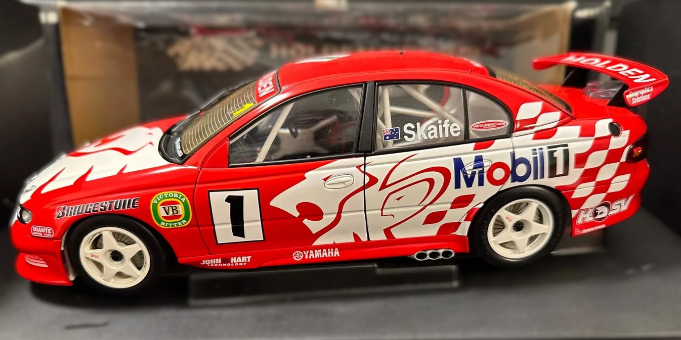 1:18 Holden VX Commodore #1 - Presentation Car - 2001 - Supercars Cham ...
