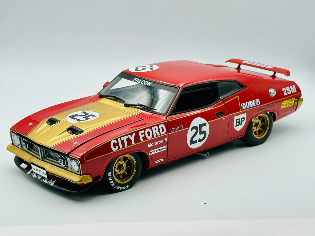 1:18 Ford XB Falcon GT Hardtop #25 - 1975 - Bathurst - Allan Moffat Ra ...