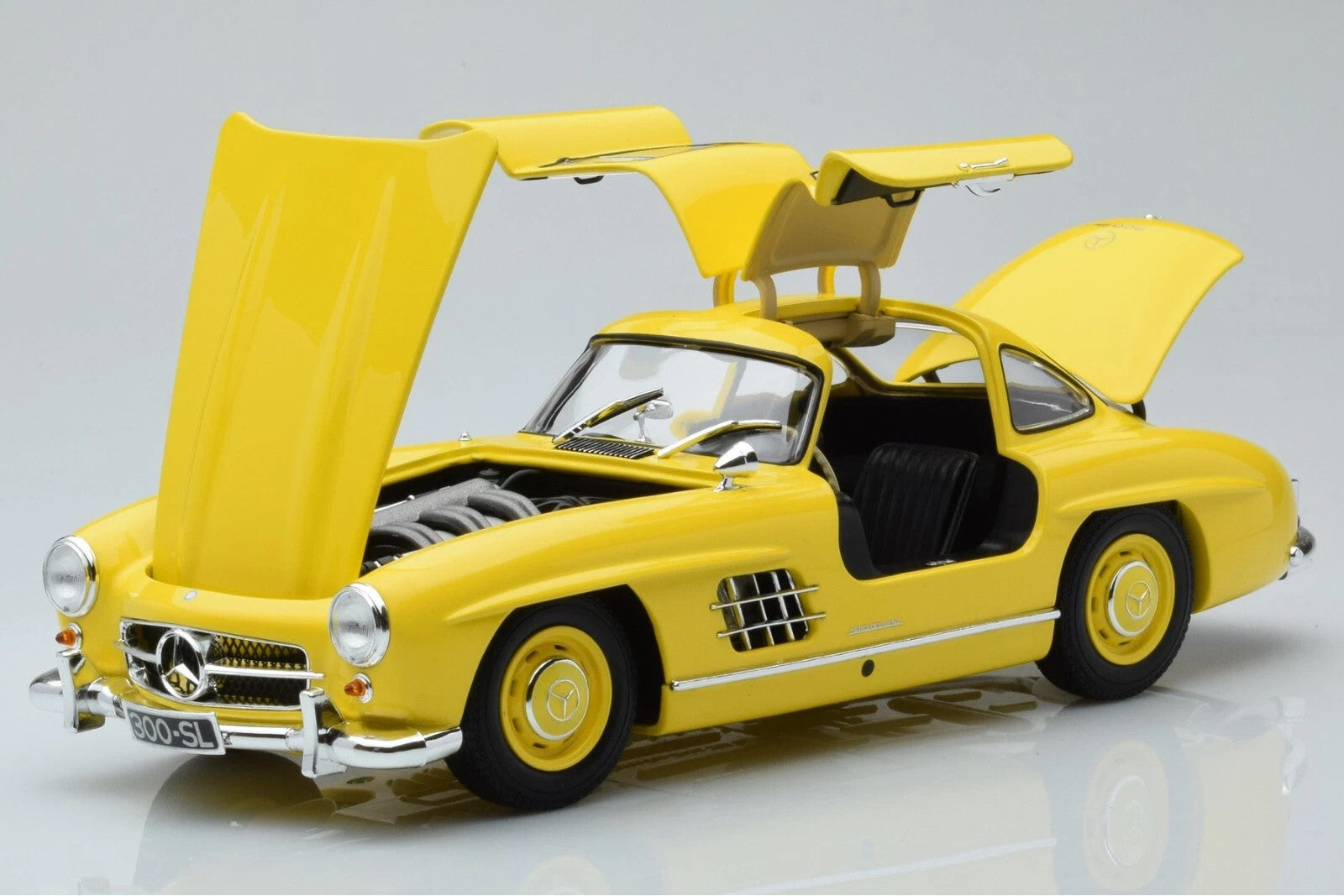 1:18 Mercedes-Benz 300SL Gullwing - 1954 - Yellow – Echuca Scale Model Cars